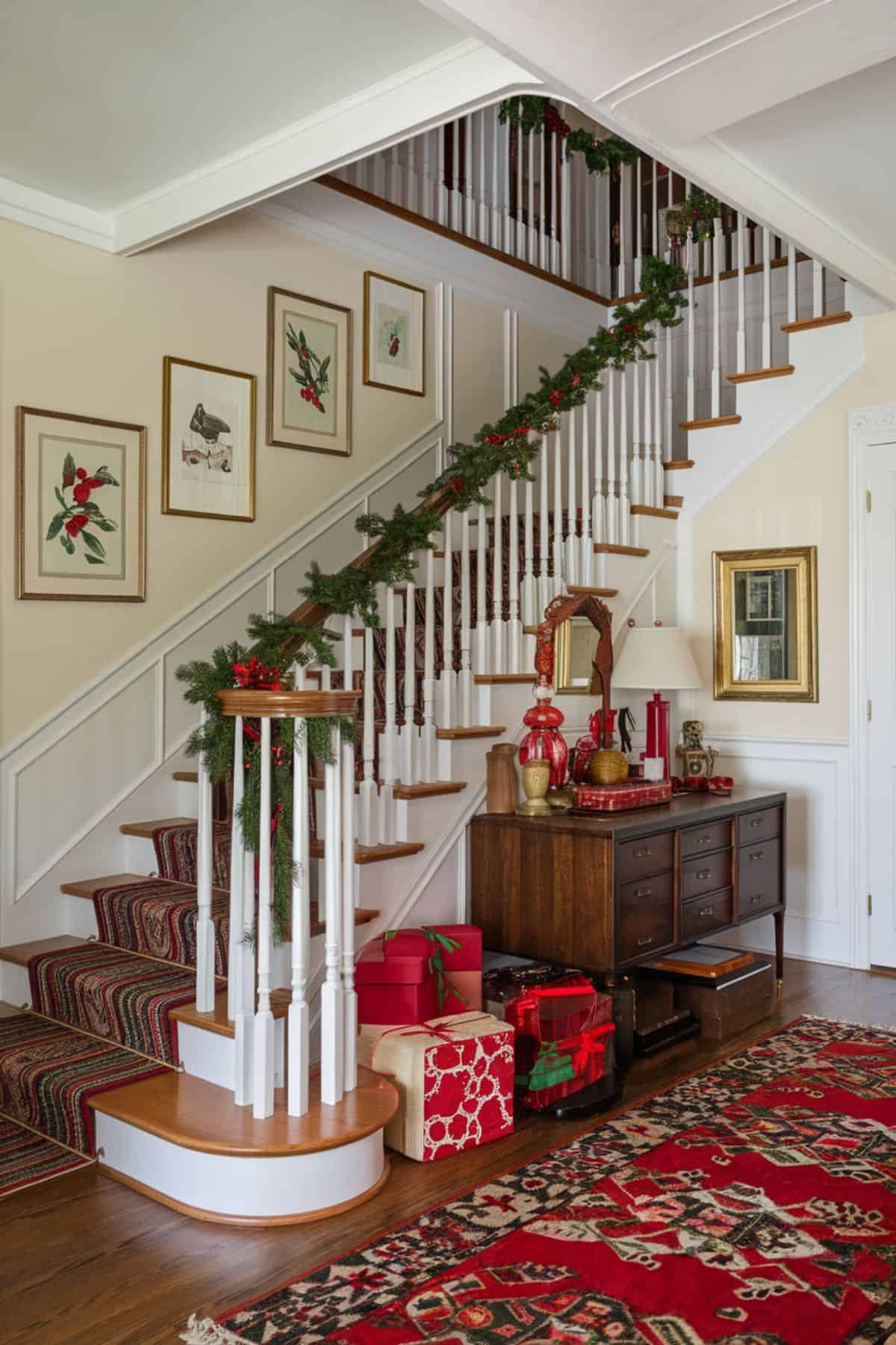 15 Festive Christmas Entryway Decor Ideas You'll Love