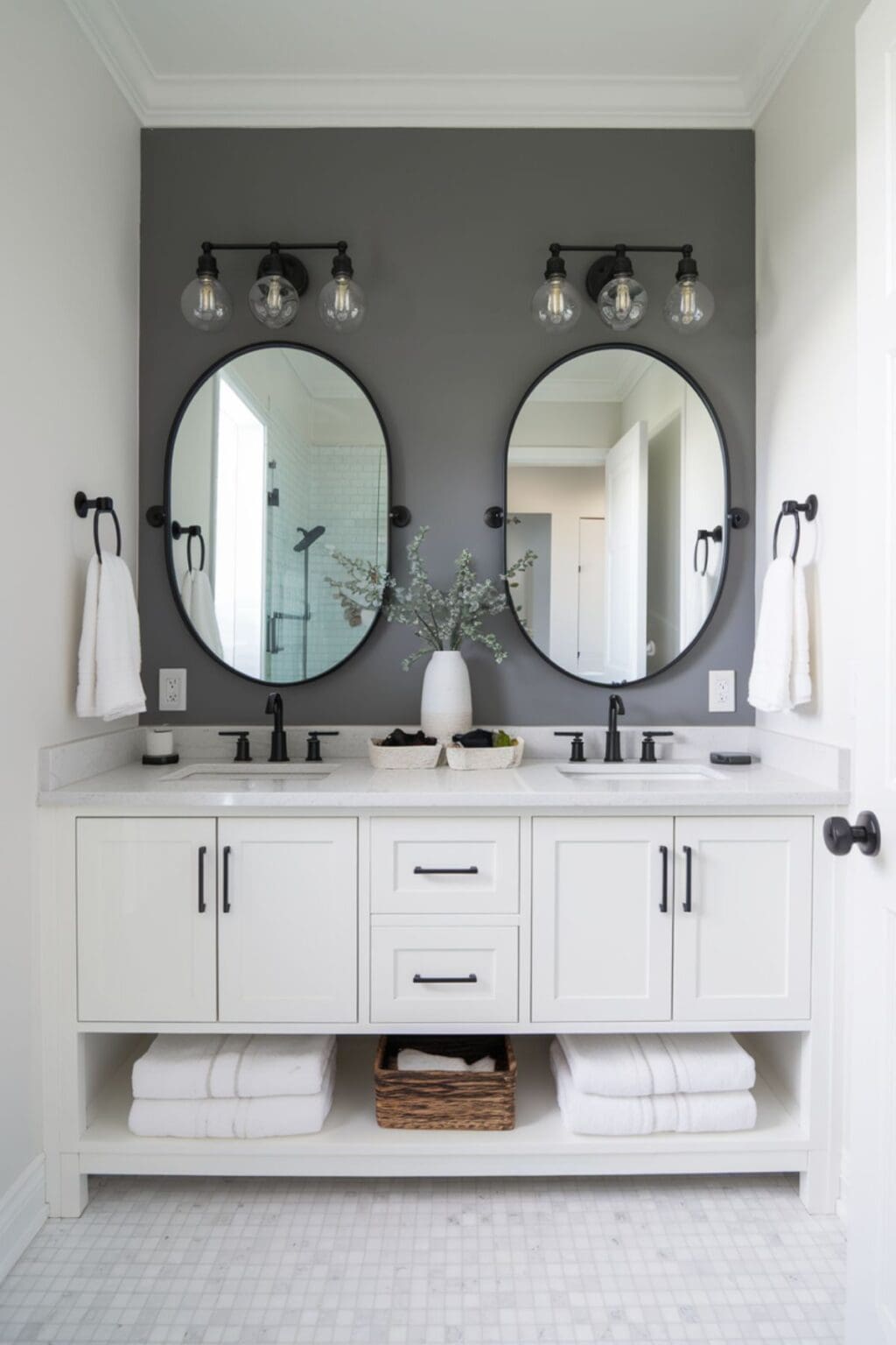 Minimalist Bathroom Decor Ideas for a Maintainable Look Minimalist Bathroom Decor Ideas for a Maintainable Look