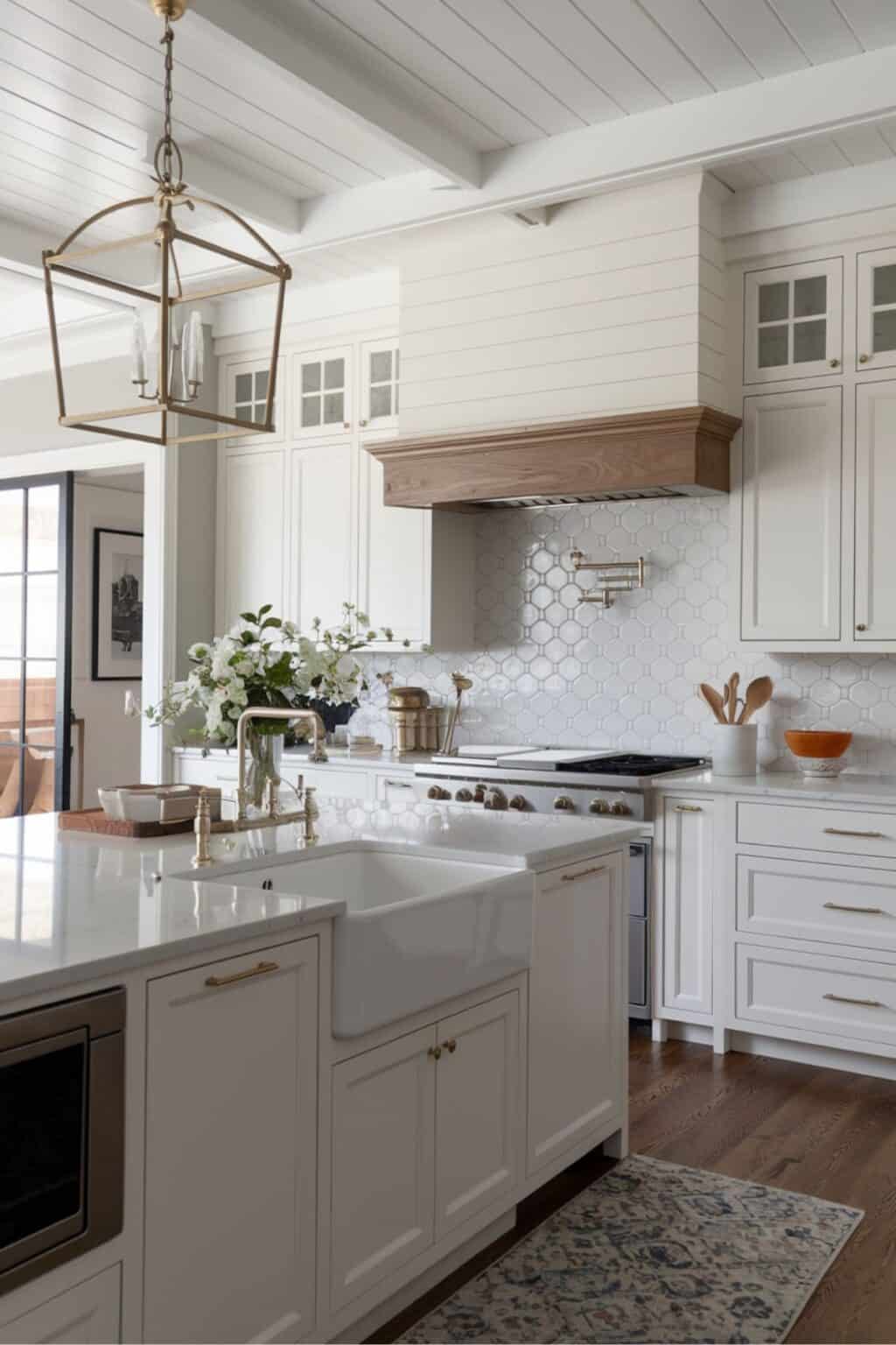 31 Modern Traditional Kitchen Ideas For a Beautiful Kitchen