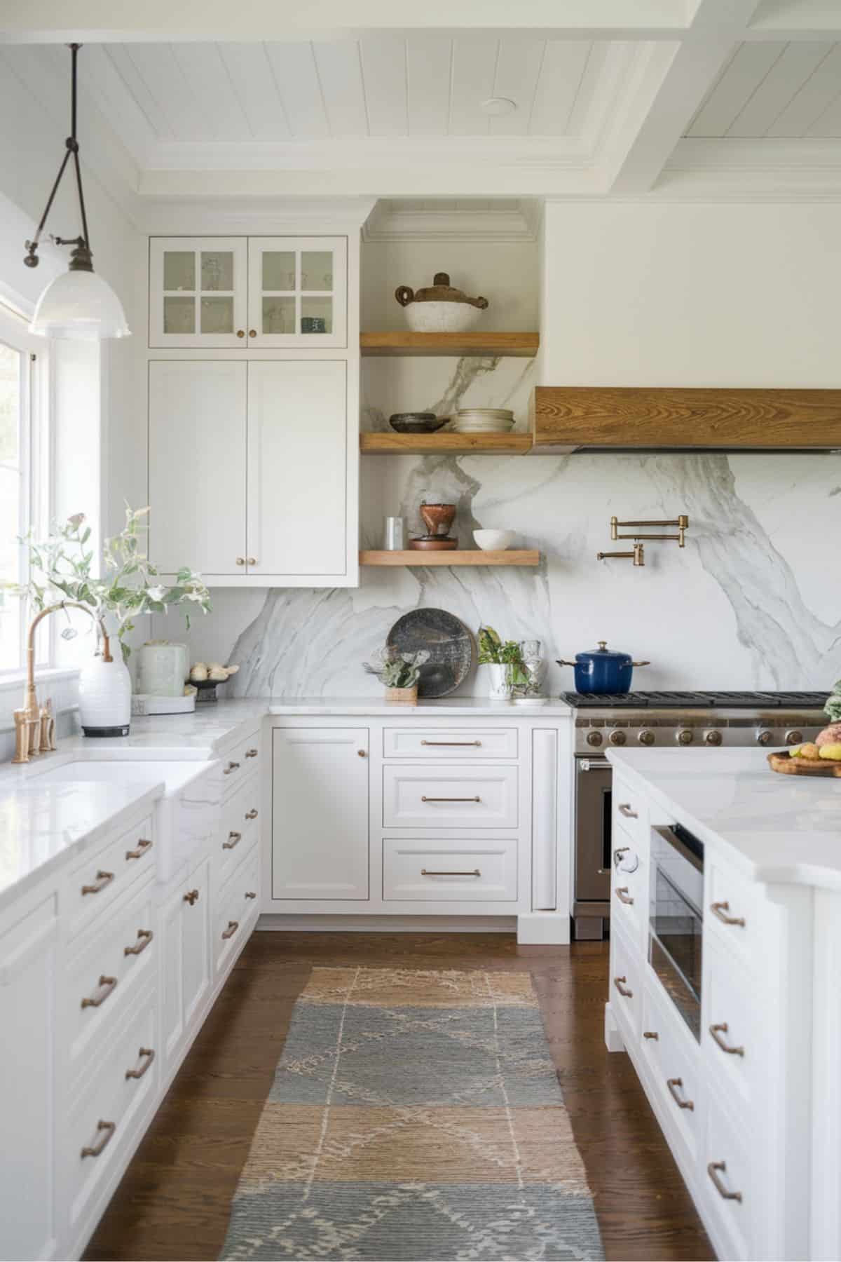 31 Modern Traditional Kitchen Ideas For a Beautiful Kitchen