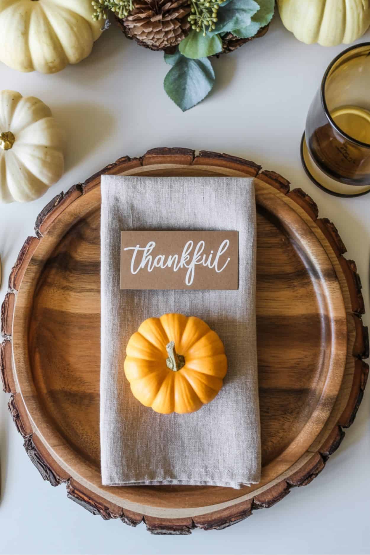 How to Create a Beautiful Thanksgiving Tablescape