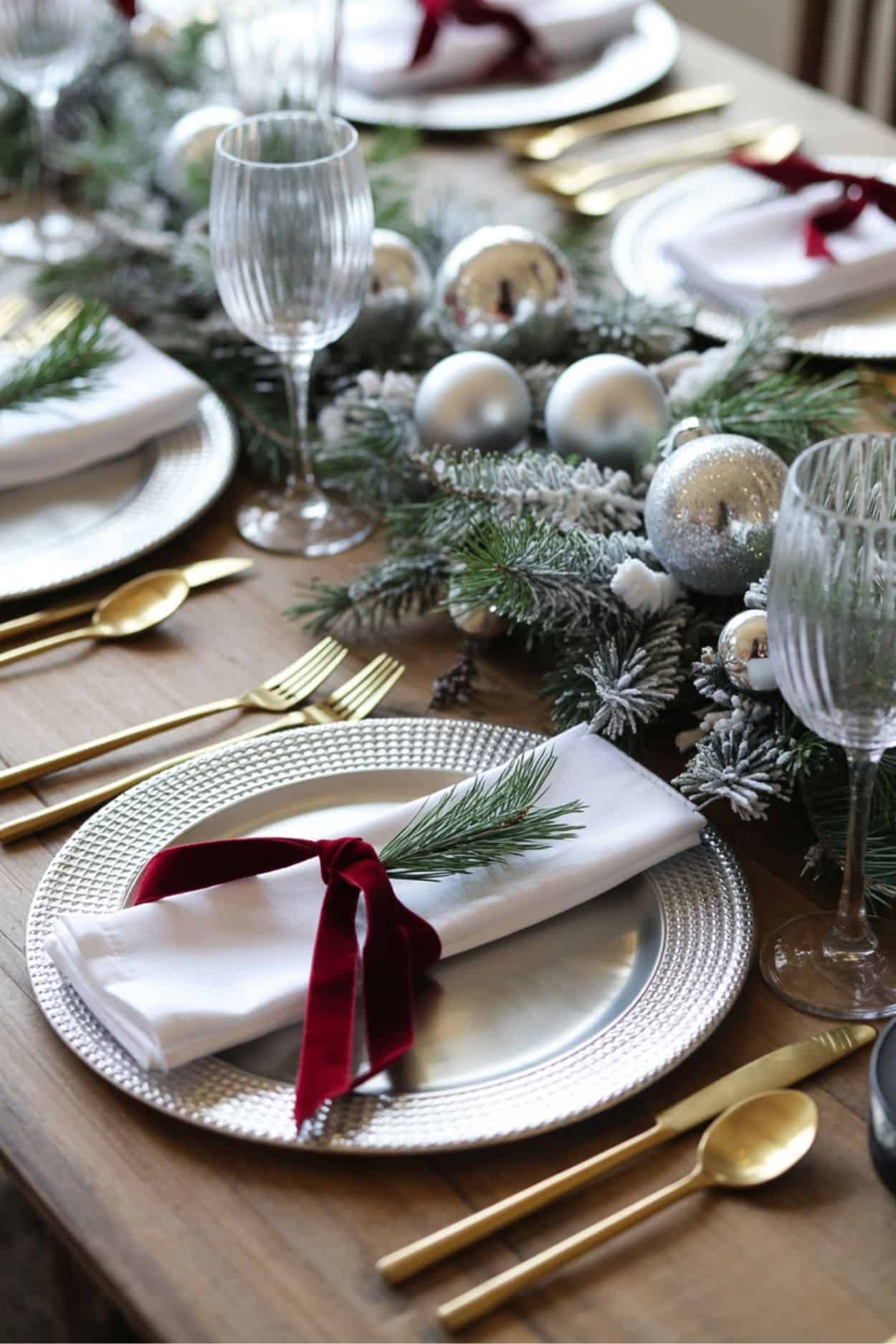 Christmas Table Decorations For an Unforgettable Tablescape